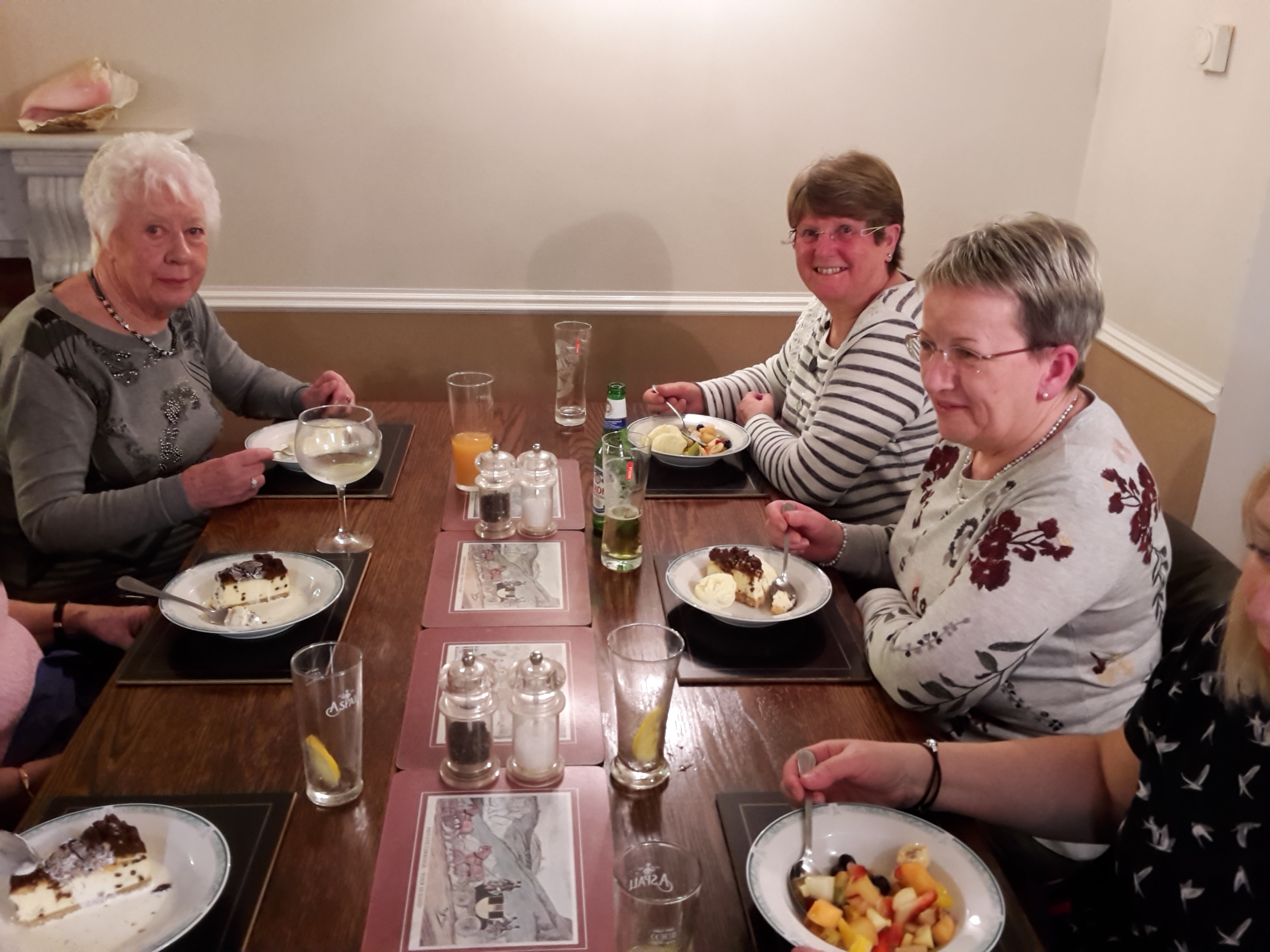 15th Feb | Meal at The Queen’s Head, Little Wenham | Capel Ladies Club